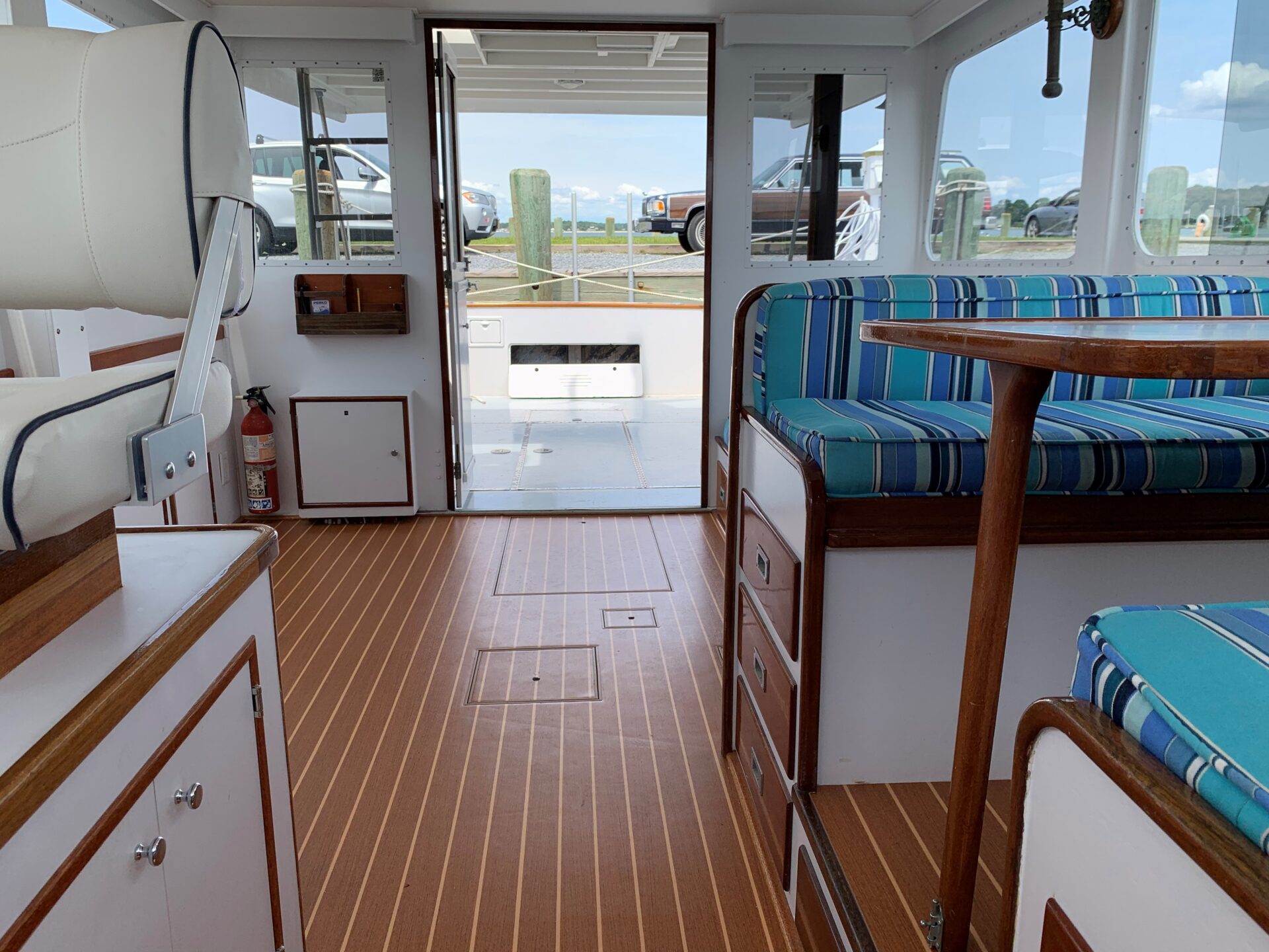 Teak and Holly Satin Install - PlasTEAK Inc.